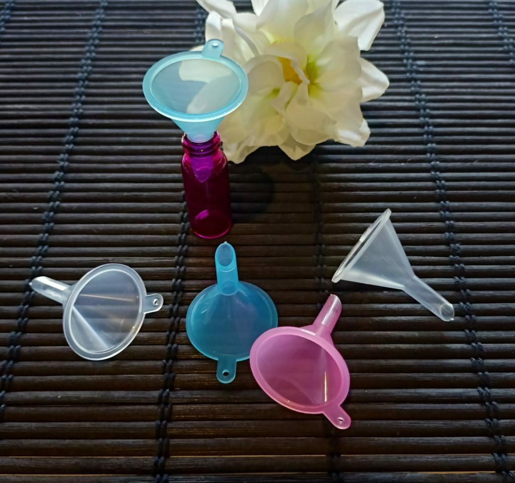 Mini Plastic Funnels set of 5 | Aroma DIY